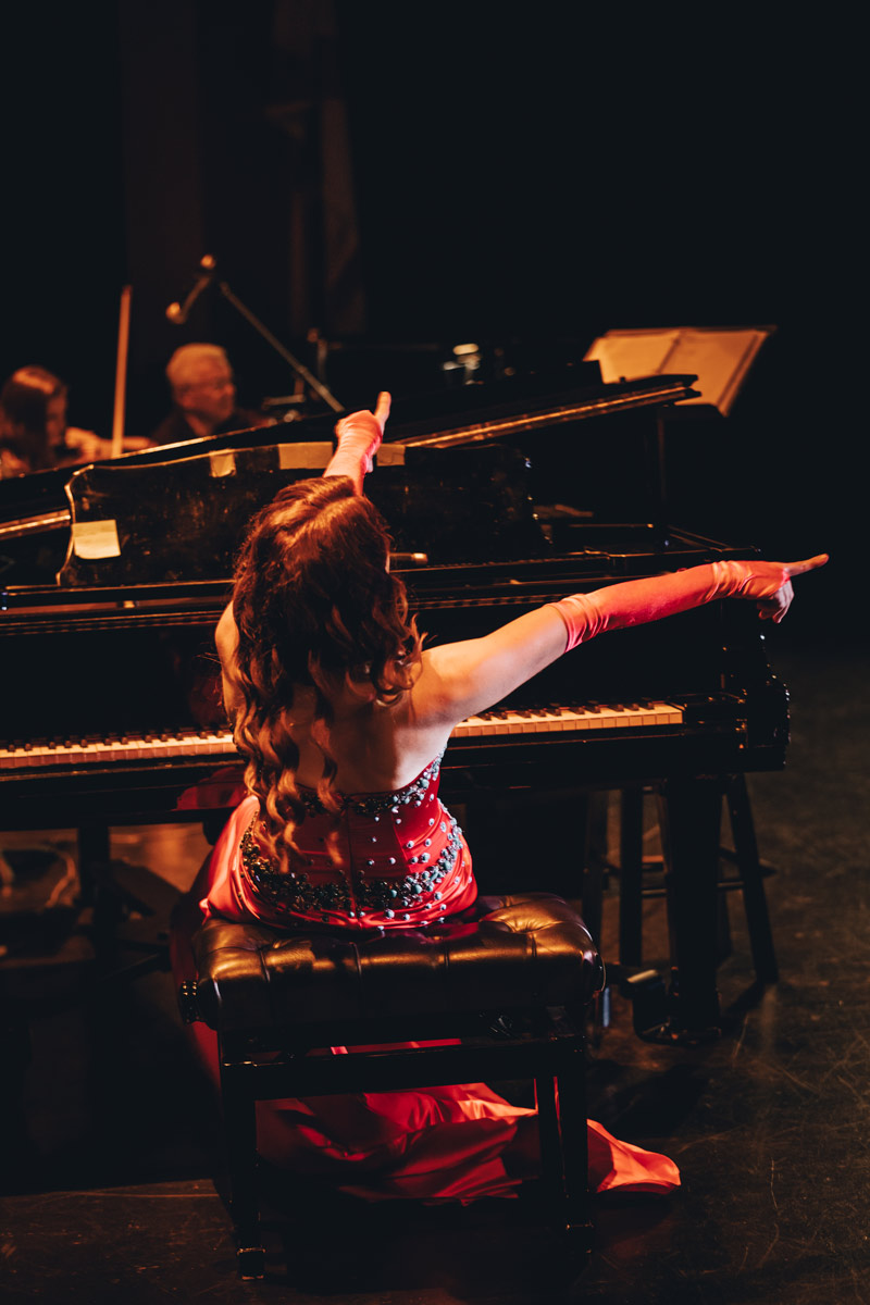 About - Mia Vassilev