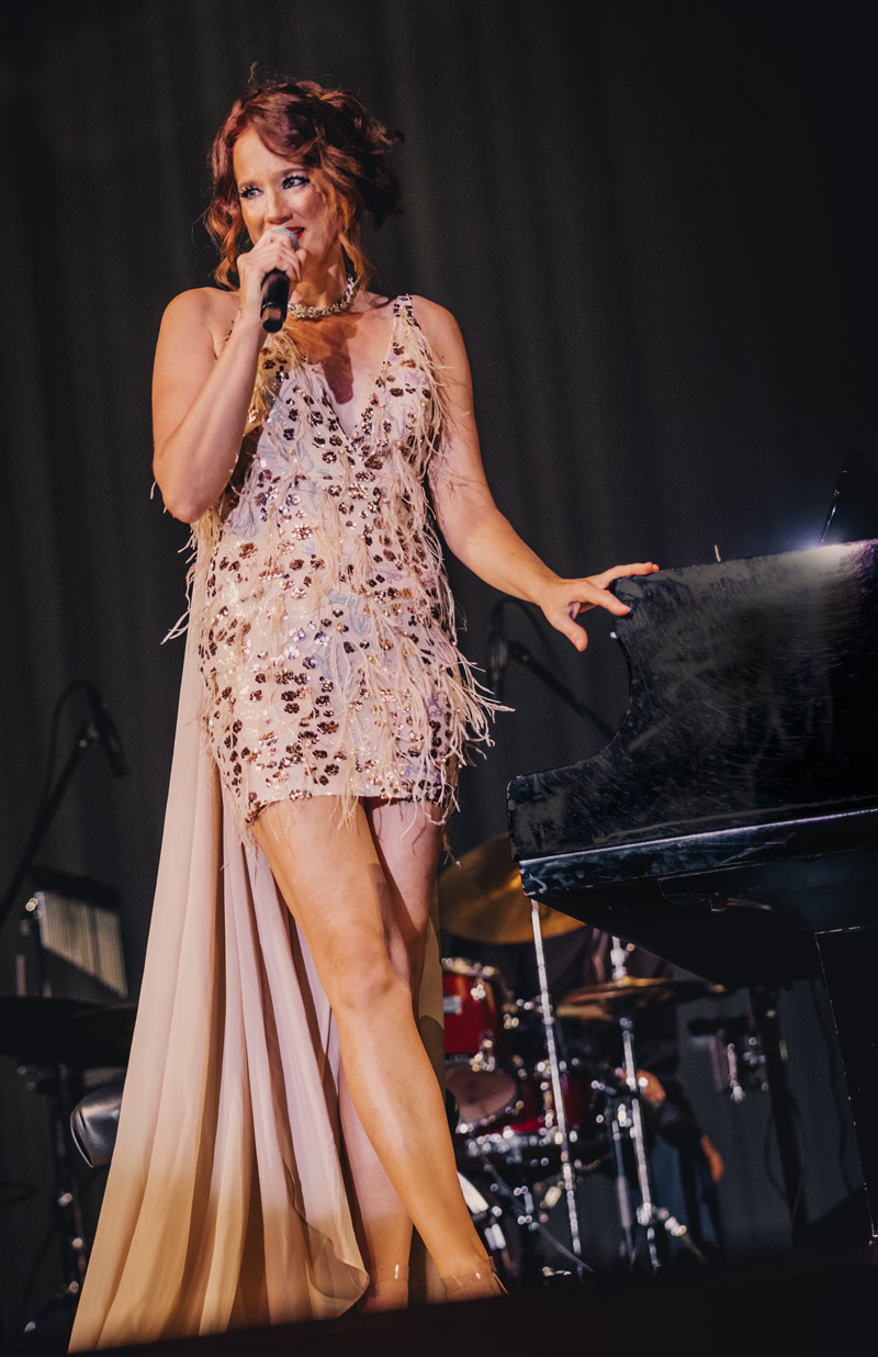 About - Mia Vassilev